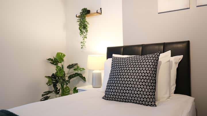 Modern 2-bed Flat In Bedford! - Bedford