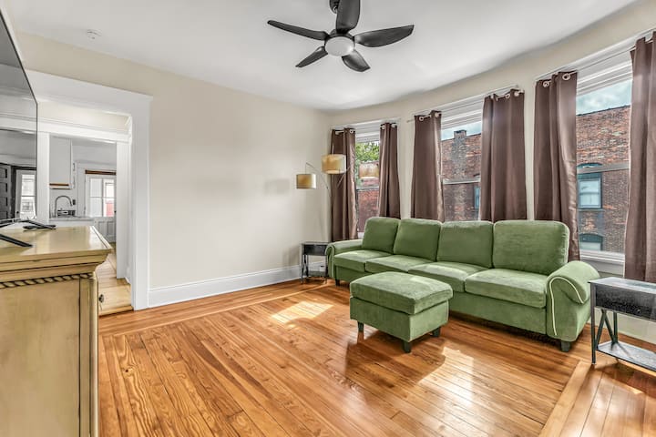 Stylish 3br • Full House Feel - Connecticut's Beardsley Zoo