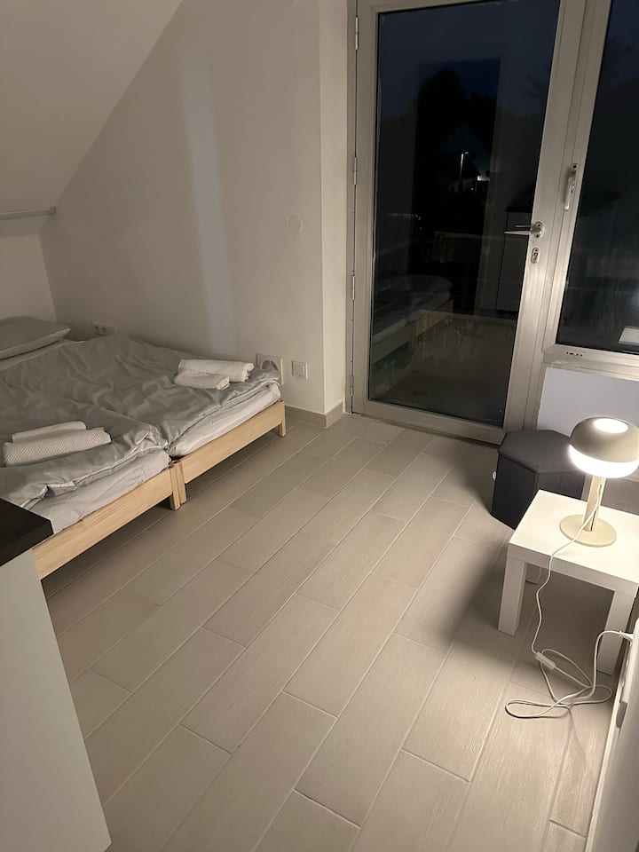 Bett Sauber Internet Tv - Düsseldorf