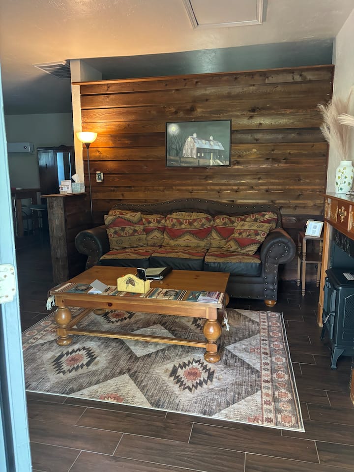 Pinecone Cottage - Norman