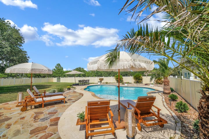 Perquin Ranch/5-acre Retreat/pool & Guest House - Texas