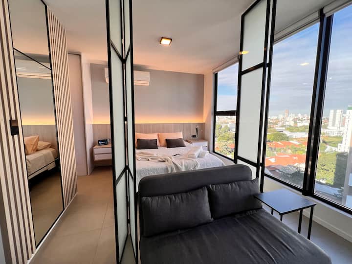 Biz & Bliss – Studio De Lujo En Equipetrol - Bolivie