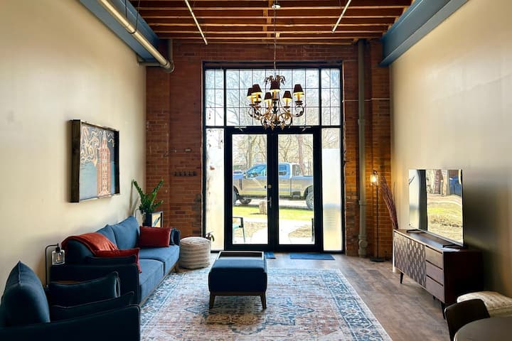 The Inn Downtown | Suite 121 - Erie, PA