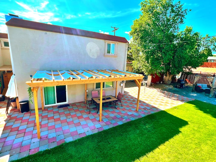 Relaxing Getaway • Hot Tub • Wi-fi • Parking - Reno, NV