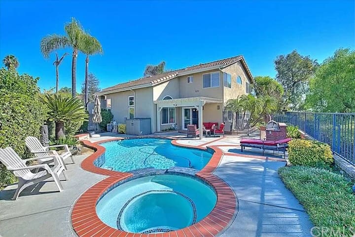 Mountain View • Pool House - Pomona, CA