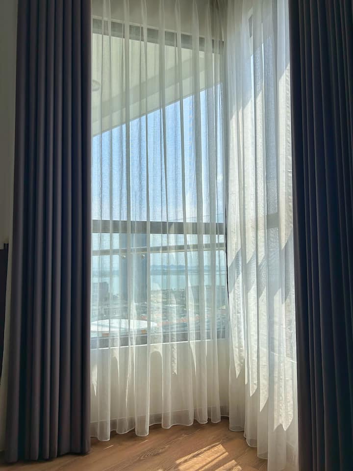 Seaview Apt | Full Kitchen + Breakfast Included - 할롱