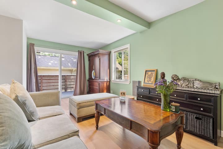 Serene Getaway In Kenmore 4br/3ba - Bothell, WA