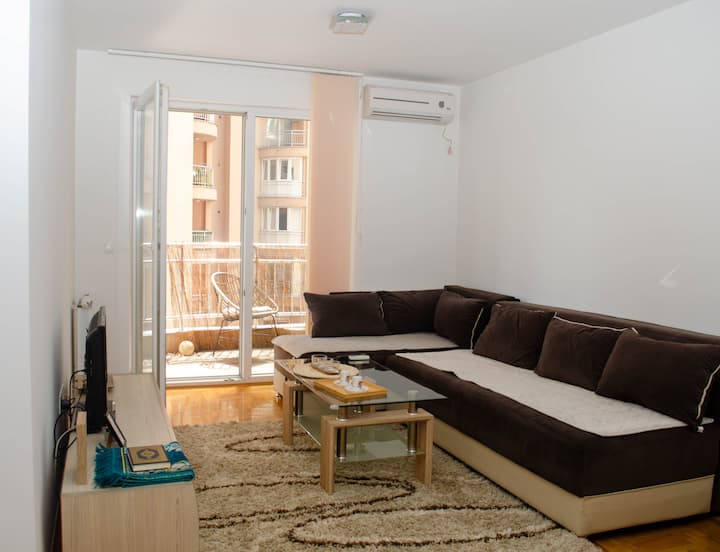 Moderni Stan. Potpuno Opremljen Za Duže Boravke. - Sarajevo