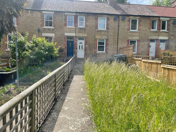 3 Double Bedroom Terrace Chippenham - Chippenham