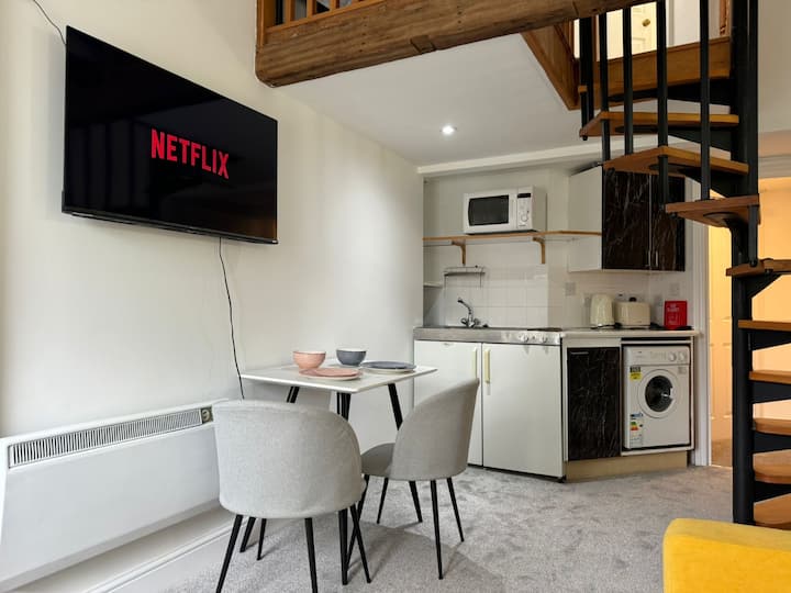 Unique Double Studio – Lancaster Gate - London