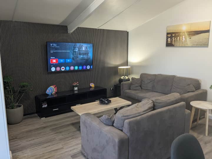 The Flat On Muddy - Kadina