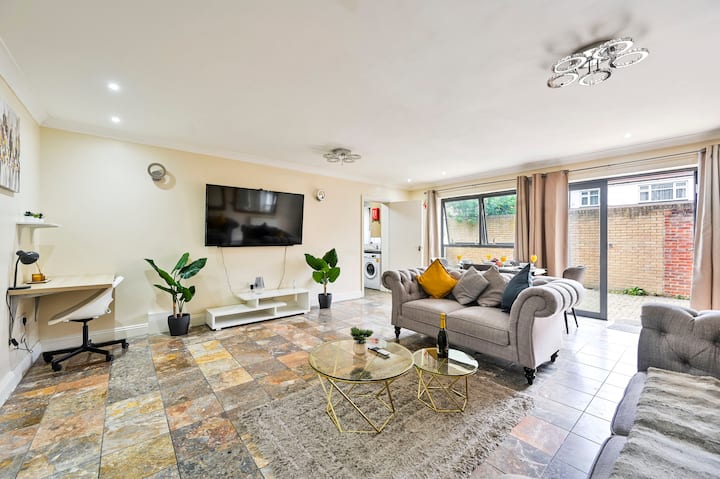 Your Relocation Base | Quiet & Connected 2br - Ilford