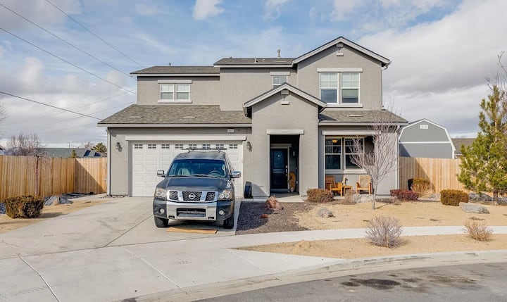 Reno 5br For Crews & Relocations · Tesla & Switch - リノ, NV