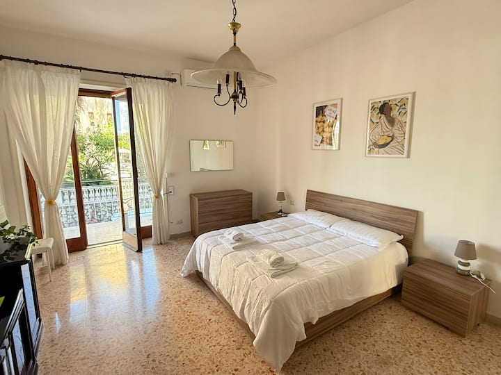 Marano Deluxe Apartment -  Bright 3 Bedrooms Apt - Sorrent
