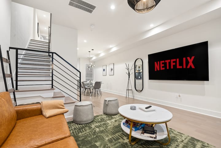 5br Entire Home | 2 Kitchens + Outdoor Area - Washington, DC
