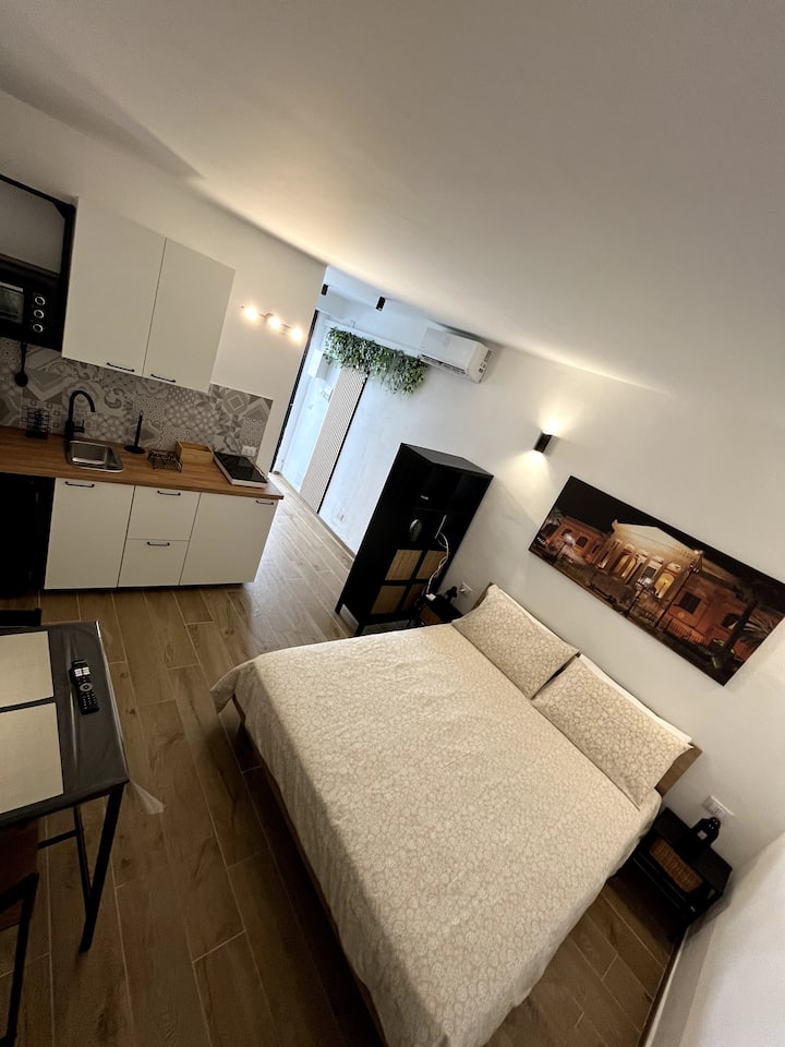 Palermo Home Cattedrale-
Monolocale Moderno - Italien