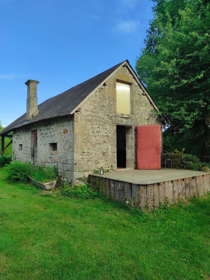Petit Gîte Insolite Entouré De Verdure - Correze