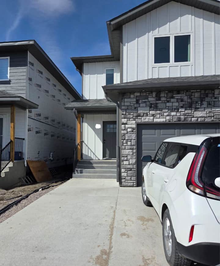 Cozy & Convenient Stay In Steinbach - Steinbach, MB, Canada