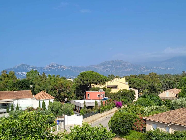 T2 - Vue Montagne, Proche Plage - Calvi