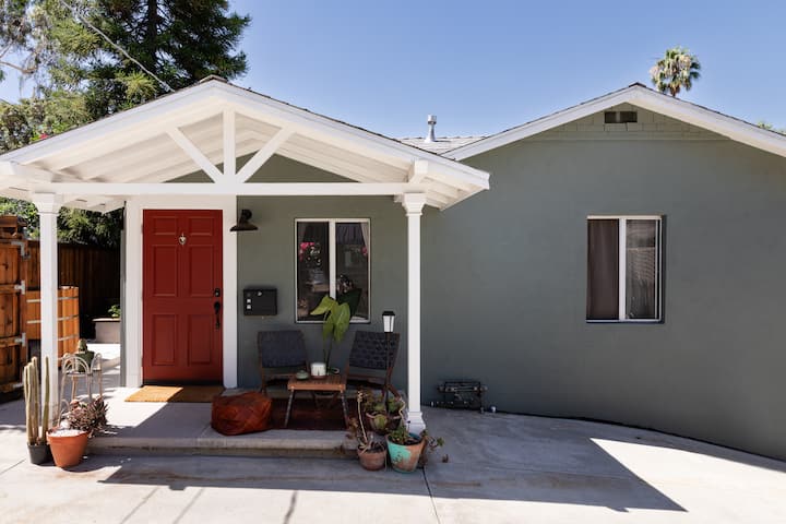 Chic Glassell Park Getaway - Los Angeles, CA