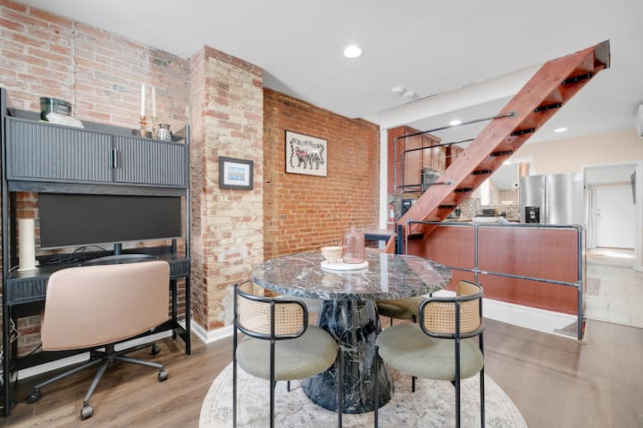 Charm City Bungalow - King Suite - Baltimore, MD