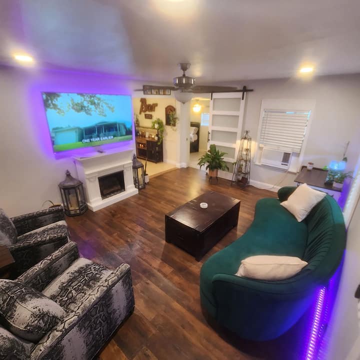 Eclectic Bungalow, 2 Bdrm, Pool - Plantation