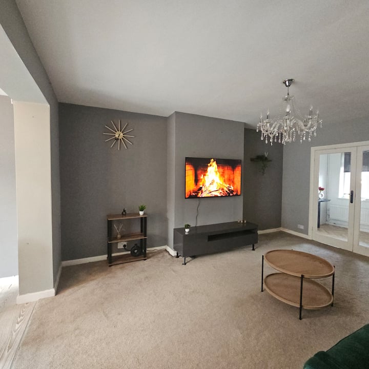 Spacious 3bed, Sleeps5, Parking - 伯明翰