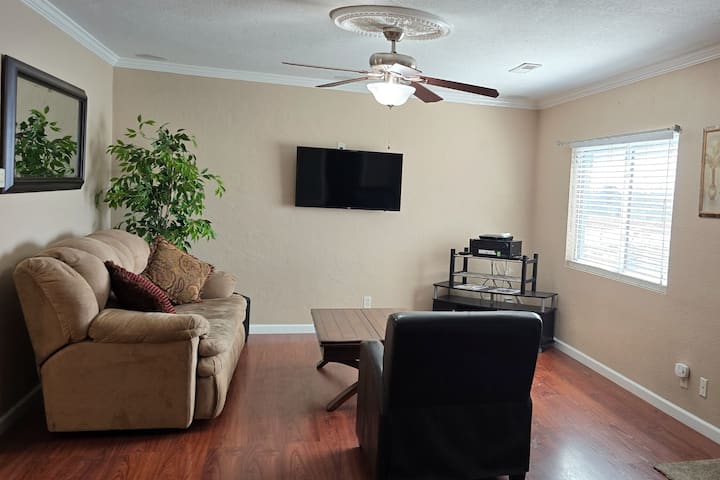 2br/1ba, Garage & Walk To Bart - 匹茲堡