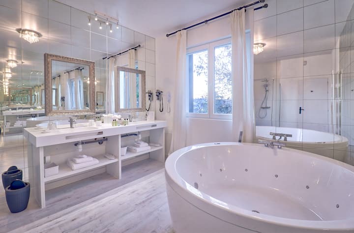 Hotel Belfry & Spa - Suite Familialle Dhammazedi - Lourdes