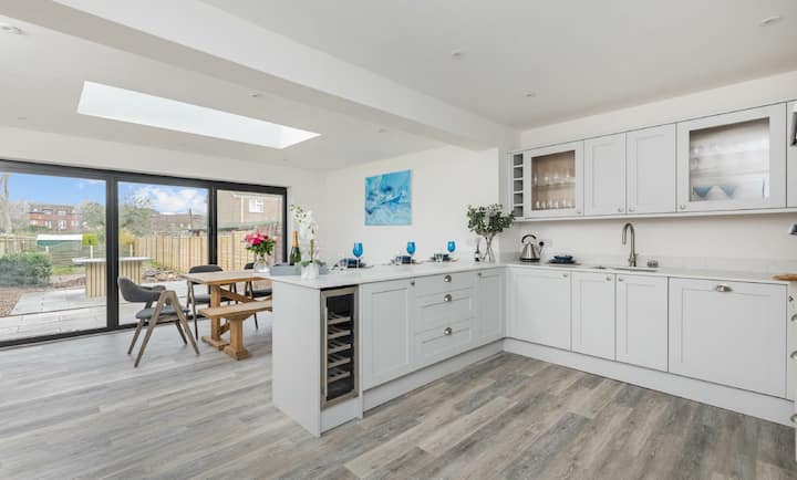 Modern Open Plan Riverside House - Arundel