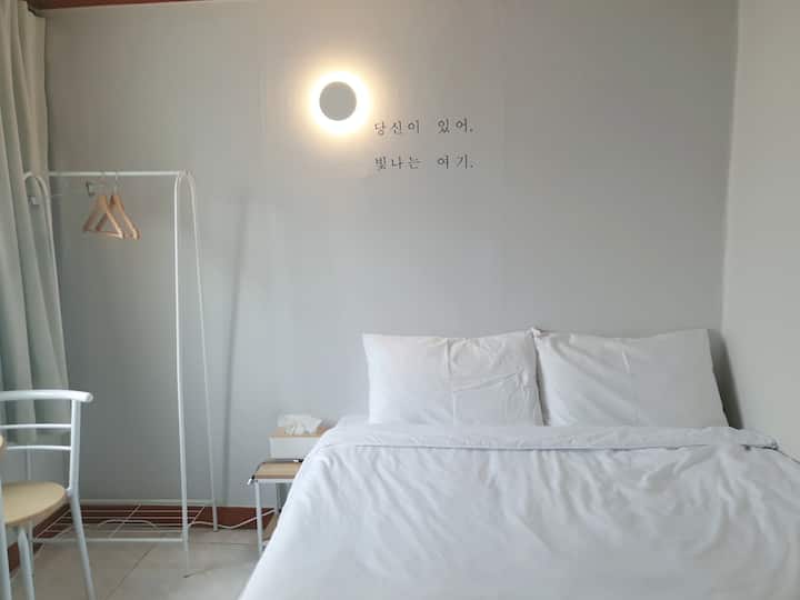 Liebestay _305_남포동번화가.깡통시장5분포차거리1분더블베드. 넷플개인계정시청가능 - Busan