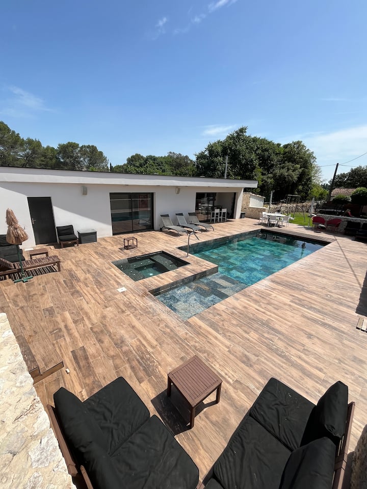 Logement Et Piscine 6 Personnes - Nîmes