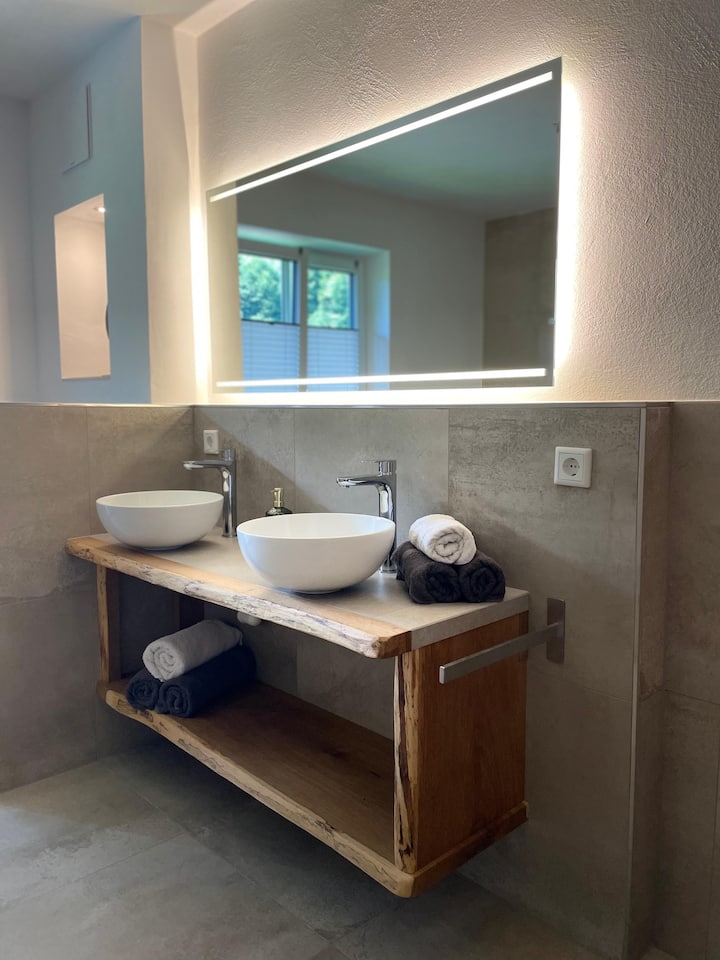 Modernes Zimmer Mit Badeplatz Am Mondsee - Mondsee