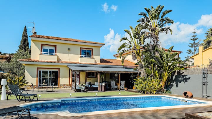 Spanish Experience, Villa & Pool - Vilafranca del Penedès