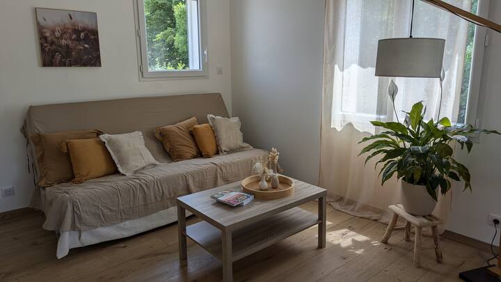 Maison Sud Ardèche 6 Personnes, Bébé, Jaccuzi Clim - France