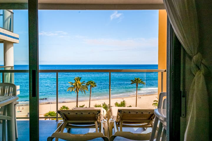Prestige Beachfront Apartment, Pool, Stunning View - Calp