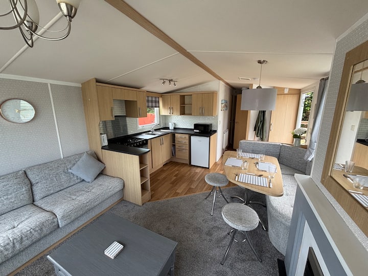 Static Caravan In Aberystwyth . Sleeps 6 + Pets - Aberystwyth