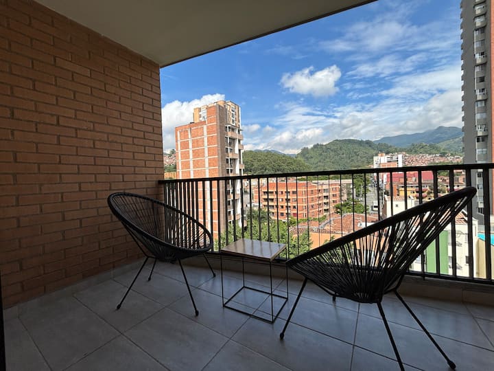 Loft Piso8/balcón/cama King - Medellín