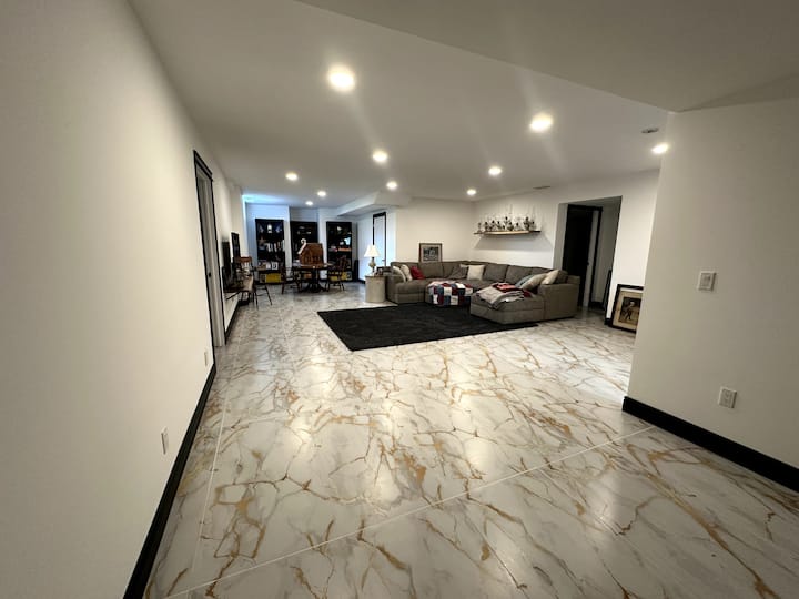 Room In Kingsville, On - Kingsville