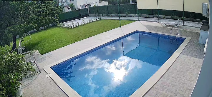 Kemer 'De Havuzlu, Saunalı Villa - Kemer