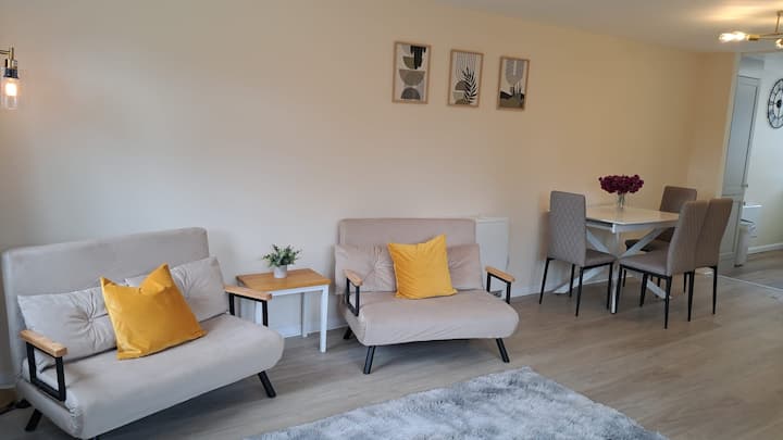 Modern Bungalow, Calne.
Introductory Sale! - Devizes