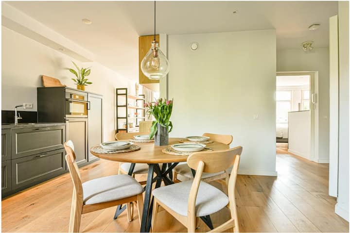 Stylish De Pijp Stay | Canal View Near Museumplein - Amsterdam