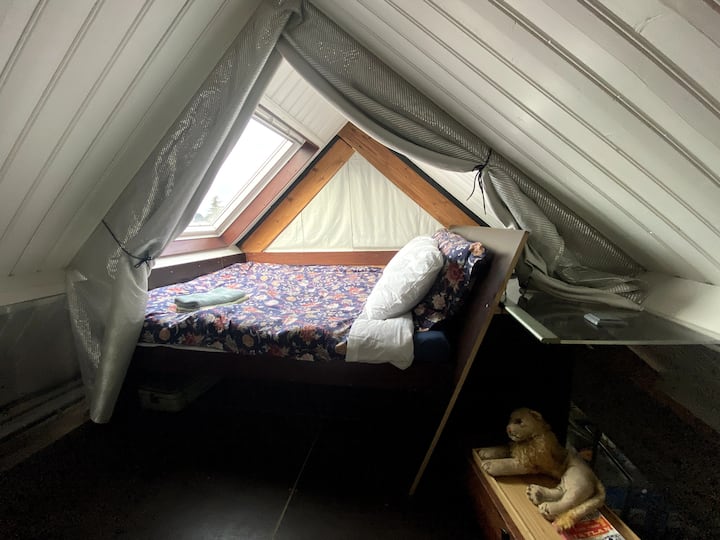 !Bnb Rents In West Bank! 
I Quit. - Rotterdam