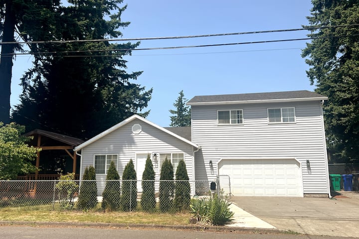 Lovely Home In Se Portland - Gresham, OR