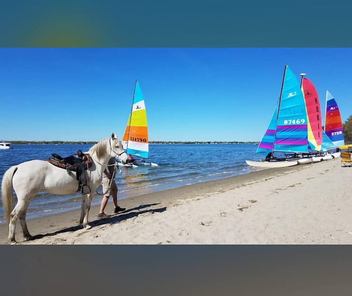 3 Bed - 5 Min Walk To The Beach! - Warwick, RI