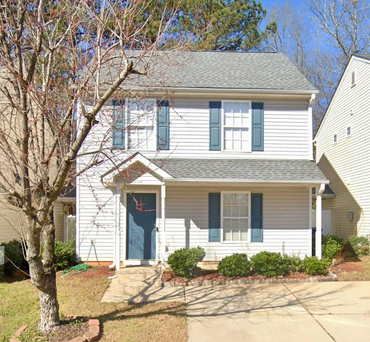 Mcdonough Storybook Townhouse - McDonough, GA