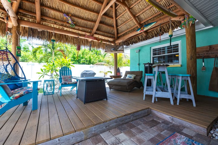 Mimi & Poppy's Tropical Tiki - Venice, FL