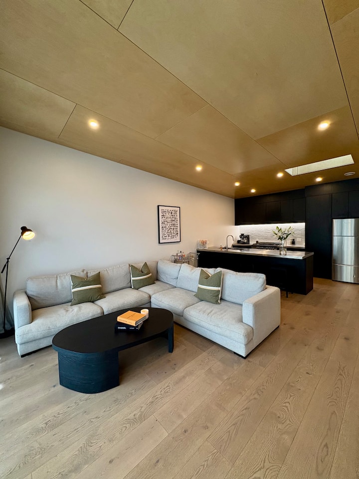 The Loft | 2 Bedroom Apartment - Cromwell
