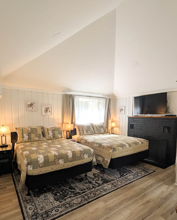 New & Shiny_dream Holiday_cabin 19 - Bar Harbor, ME