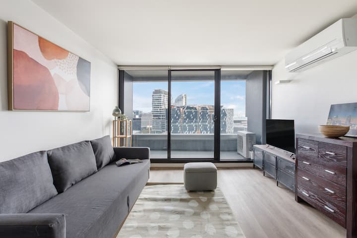 Marvel Stadium View City Escape 1br W/ Pool & Gym - North Melbourne Railway Station